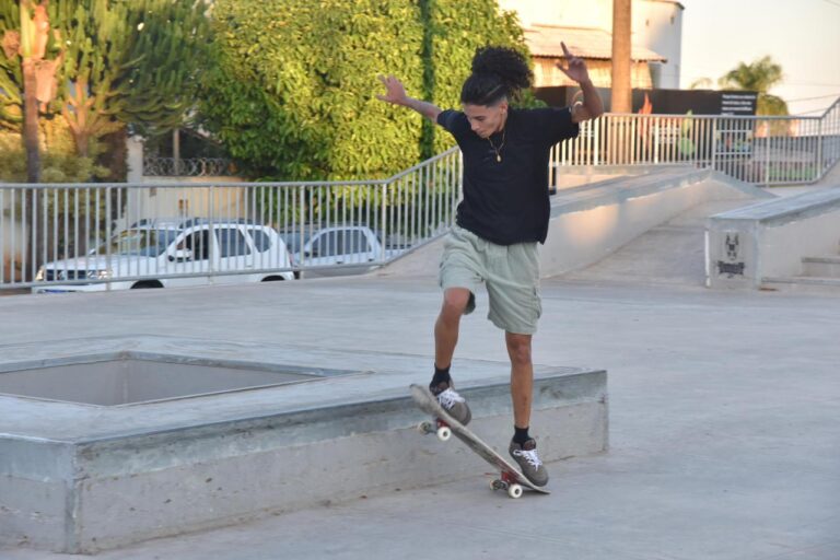 Leandro entrega nova pista de skate em Aparecida de Goiânia - Folha Z